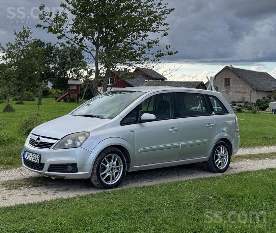 Pelēks Opel Zafira 2005 Talsi, ar dzinēja tilpumu 1.90 L un nobraukumu 399 tūkst. km par 1295 €, foto 1 vietnē AUTOMOTO.COM.LV