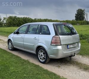 Pelēks Opel Zafira 2005 Talsi, ar dzinēja tilpumu 1.90 L un nobraukumu 399 tūkst. km par 1295 €, foto 5 vietnē AUTOMOTO.COM.LV