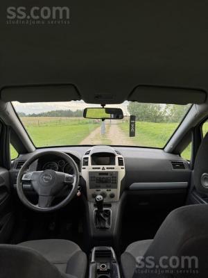Pelēks Opel Zafira 2005 Talsi, ar dzinēja tilpumu 1.90 L un nobraukumu 399 tūkst. km par 1295 €, foto 6 vietnē AUTOMOTO.COM.LV