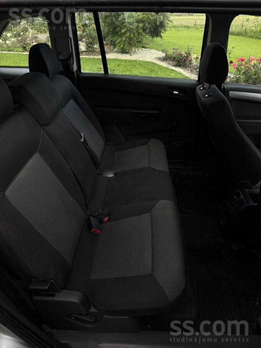 Pelēks Opel Zafira 2005 Talsi, ar dzinēja tilpumu 1.90 L un nobraukumu 399 tūkst. km par 1295 €, foto 7 vietnē AUTOMOTO.COM.LV