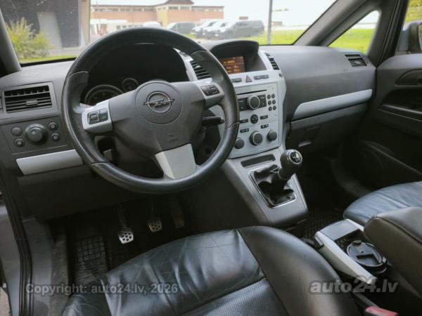Pelēks Opel Zafira 2005 Tartu, ar dzinēja tilpumu 1.90 L un nobraukumu 277 tūkst. km par 1499 €, foto 10 vietnē AUTOMOTO.COM.LV