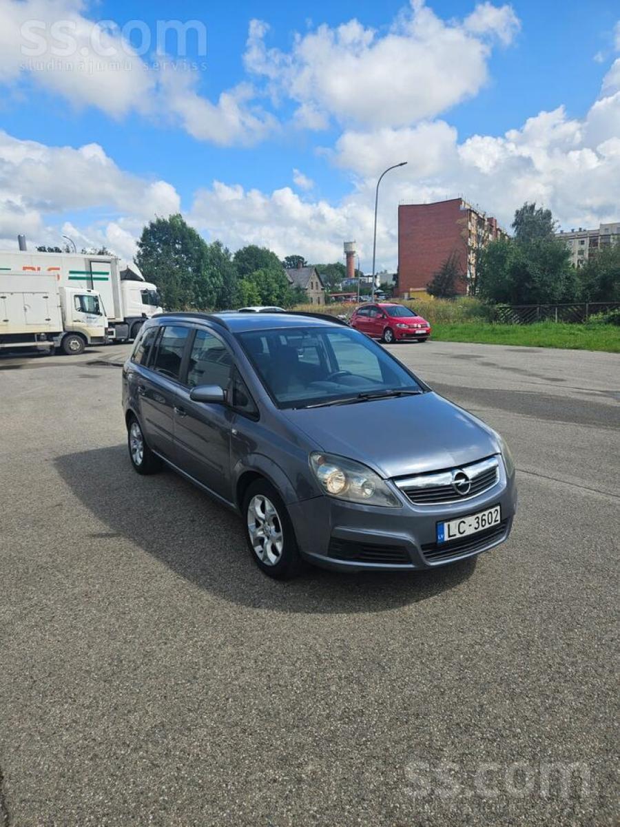 Grey Opel Zafira 2006 in Gulbene, with an engine capacity of 1.90 L and mileage of 320 thousand km for 1450 €, photo 1 on AUTOMOTO.COM.LV