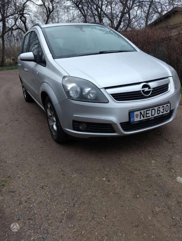 Grey Opel Zafira 2006 in Vilnius, with an engine capacity of 2.20 L and mileage of 250 thousand km for 1950 €, photo 2 on AUTOMOTO.COM.LV