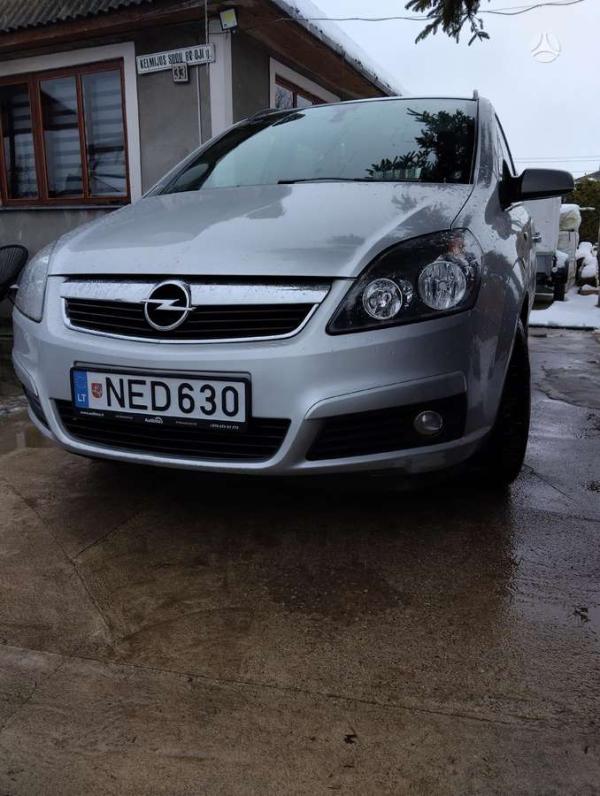 Grey Opel Zafira 2006 in Vilnius, with an engine capacity of 2.20 L and mileage of 250 thousand km for 1950 €, photo 4 on AUTOMOTO.COM.LV