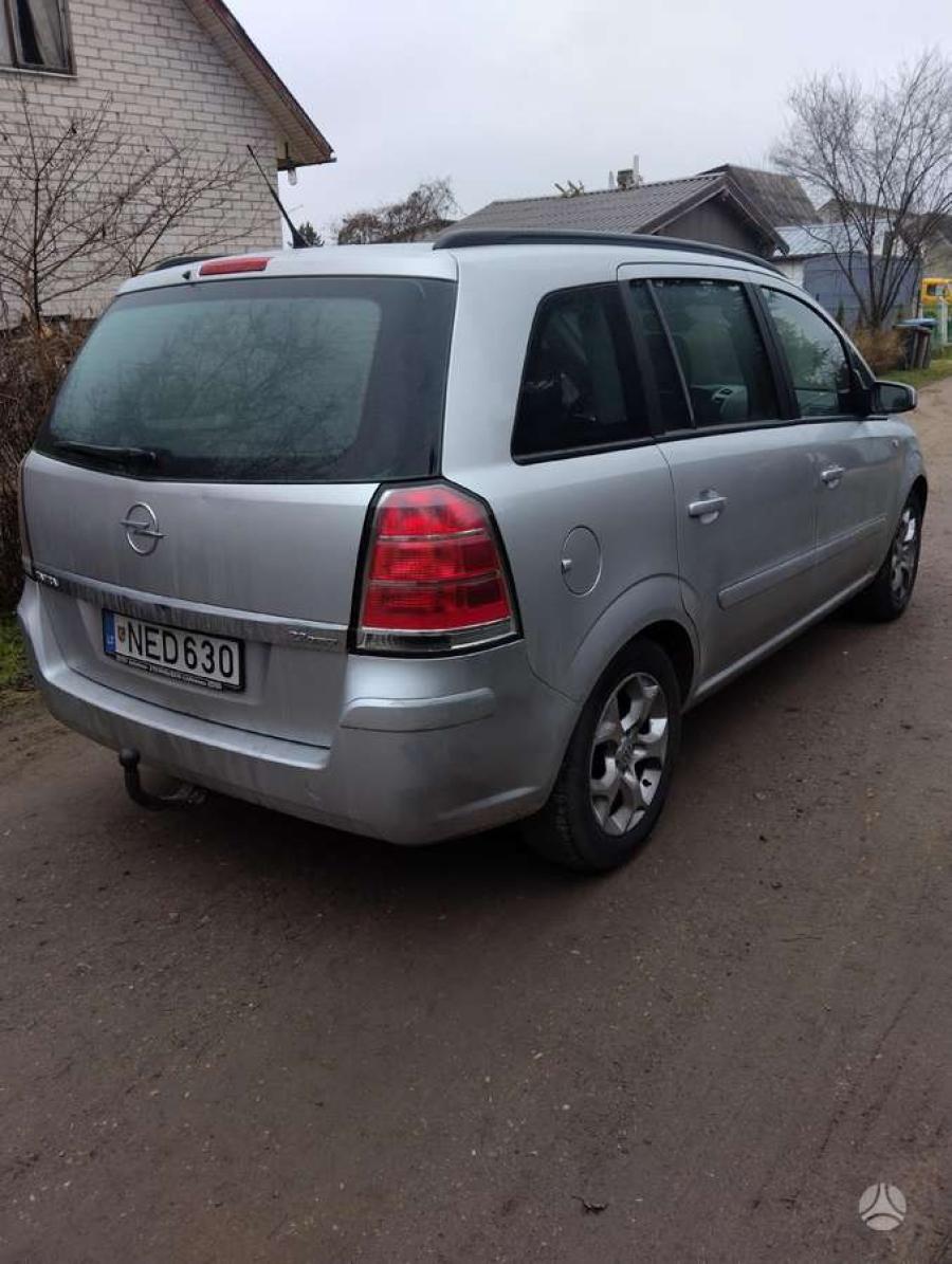 Pelēks Opel Zafira 2006 Viļņa, ar dzinēja tilpumu 2.20 L un nobraukumu 250 tūkst. km par 1950 €, foto 7 vietnē AUTOMOTO.COM.LV