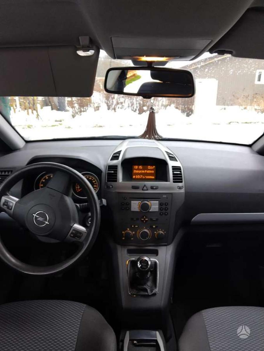 Pelēks Opel Zafira 2006 Viļņa, ar dzinēja tilpumu 2.20 L un nobraukumu 250 tūkst. km par 1950 €, foto 11 vietnē AUTOMOTO.COM.LV