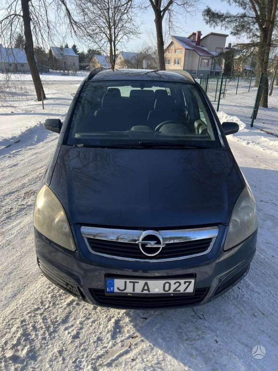 Grey Opel Zafira 2006 in Siauliai, with an engine capacity of 0.00 L and mileage of 313 thousand km for 1250 €, photo 3 on AUTOMOTO.COM.LV