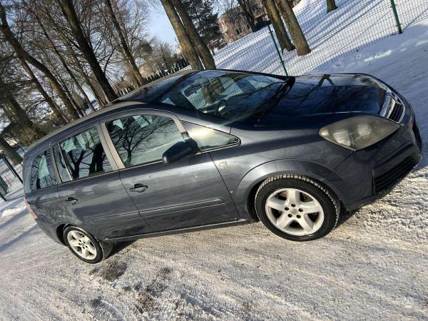 Grey Opel Zafira 2006 in Siauliai, with an engine capacity of 0.00 L and mileage of 313 thousand km for 1250 €, photo 4 on AUTOMOTO.COM.LV