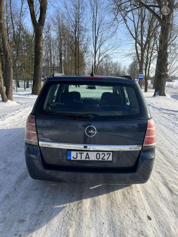 Grey Opel Zafira 2006 in Siauliai, with an engine capacity of 0.00 L and mileage of 313 thousand km for 1250 €, photo 10 on AUTOMOTO.COM.LV