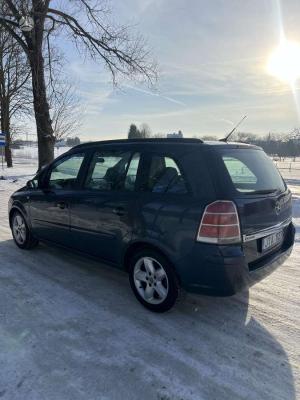 Grey Opel Zafira 2006 in Siauliai, with an engine capacity of 0.00 L and mileage of 313 thousand km for 1250 €, photo 12 on AUTOMOTO.COM.LV
