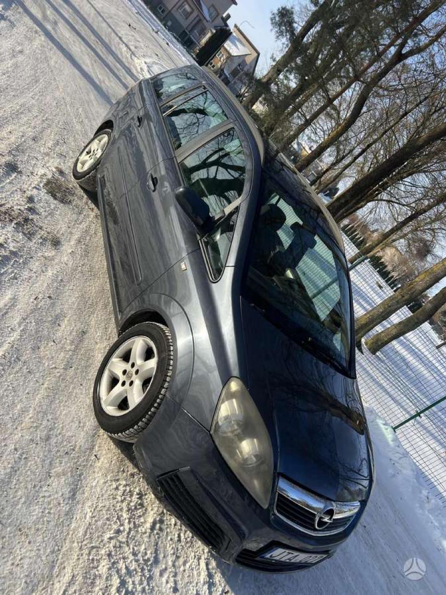 Grey Opel Zafira 2006 in Siauliai, with an engine capacity of 0.00 L and mileage of 313 thousand km for 1250 €, photo 24 on AUTOMOTO.COM.LV