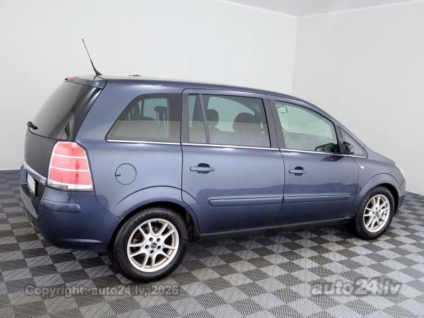 Grey Opel Zafira 2006 in Tallinn, with an engine capacity of 2.20 L and mileage of 265 thousand km for 999 €, photo 3 on AUTOMOTO.COM.LV