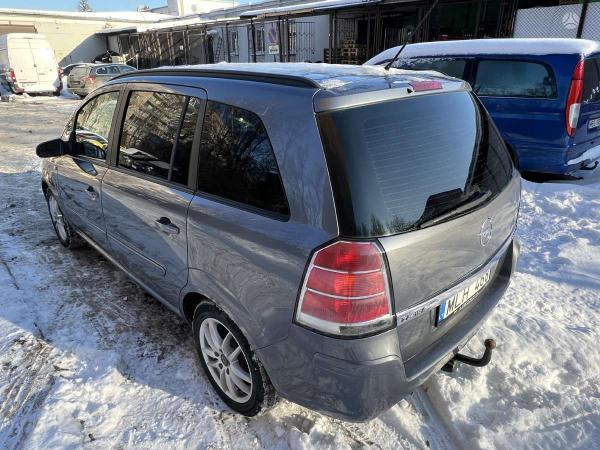 Grey Opel Zafira 2007 in Kaunas, with an engine capacity of 1.90 L and mileage of 275 thousand km for 1850 €, photo 4 on AUTOMOTO.COM.LV
