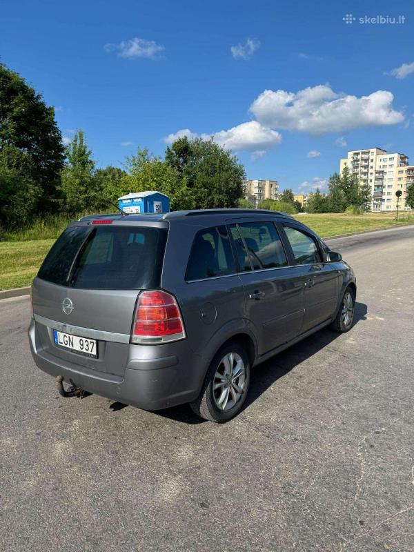 Pelēks Opel Zafira 2007 Viļņa, ar dzinēja tilpumu 1.90 L un nobraukumu 392 tūkst. km par 1100 €, foto 2 vietnē AUTOMOTO.COM.LV