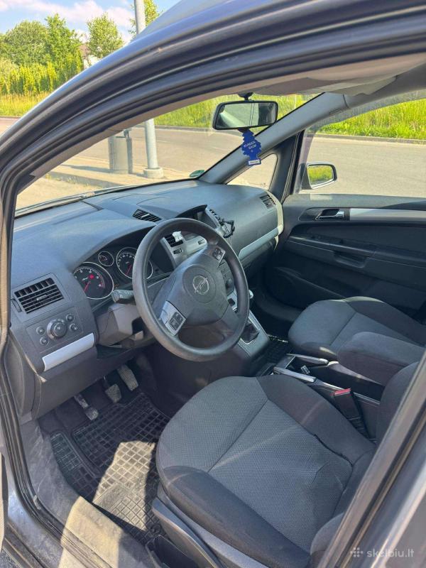 Pelēks Opel Zafira 2007 Viļņa, ar dzinēja tilpumu 1.90 L un nobraukumu 392 tūkst. km par 1100 €, foto 5 vietnē AUTOMOTO.COM.LV