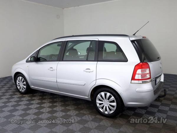 Grey Opel Zafira 2008 in Tallinn, with an engine capacity of 1.80 L and mileage of 334 thousand km for 1499 €, photo 4 on AUTOMOTO.COM.LV