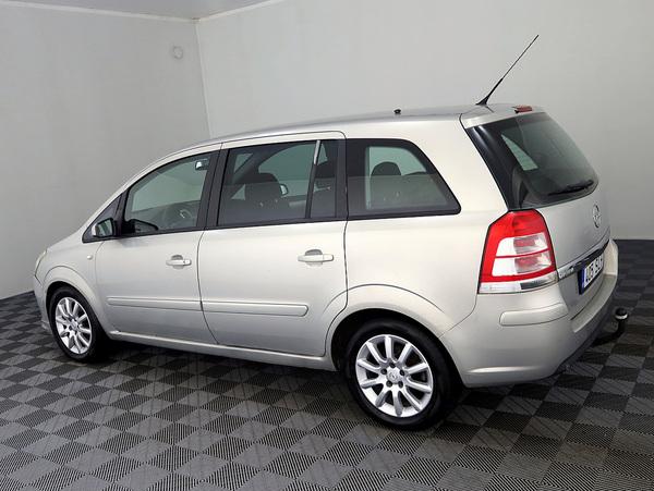 Pelēks Opel Zafira 2008 Tallina, ar dzinēja tilpumu 1.90 L un nobraukumu 346 tūkst. km par 1899 €, foto 5 vietnē AUTOMOTO.COM.LV