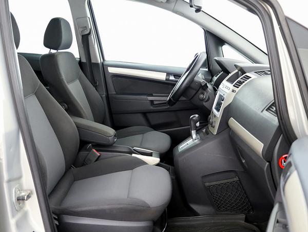 Pelēks Opel Zafira 2008 Tallina, ar dzinēja tilpumu 1.90 L un nobraukumu 346 tūkst. km par 1899 €, foto 7 vietnē AUTOMOTO.COM.LV