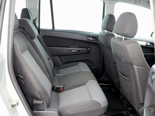 Pelēks Opel Zafira 2008 Tallina, ar dzinēja tilpumu 1.90 L un nobraukumu 346 tūkst. km par 1899 €, foto 8 vietnē AUTOMOTO.COM.LV