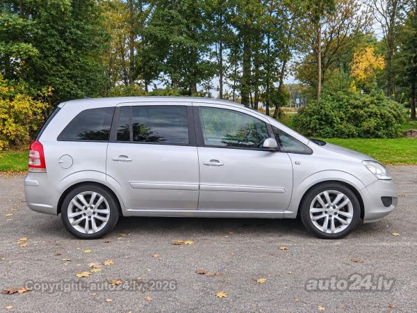 Grey Opel Zafira 2008 in Tartu, with an engine capacity of 1.70 L and mileage of 223 thousand km for 2200 €, photo 6 on AUTOMOTO.COM.LV