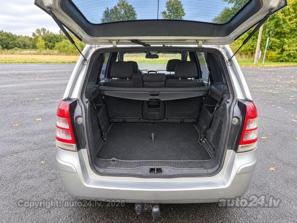 Grey Opel Zafira 2008 in Tartu, with an engine capacity of 1.70 L and mileage of 223 thousand km for 2200 €, photo 11 on AUTOMOTO.COM.LV