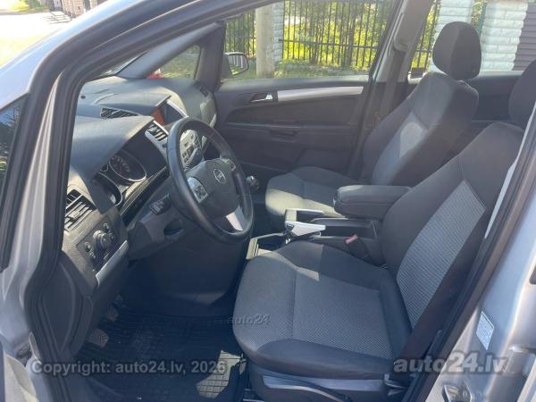 Pelēks Opel Zafira 2009 Tallina, ar dzinēja tilpumu 1.80 L un nobraukumu 125 tūkst. km par 2199 €, foto 5 vietnē AUTOMOTO.COM.LV