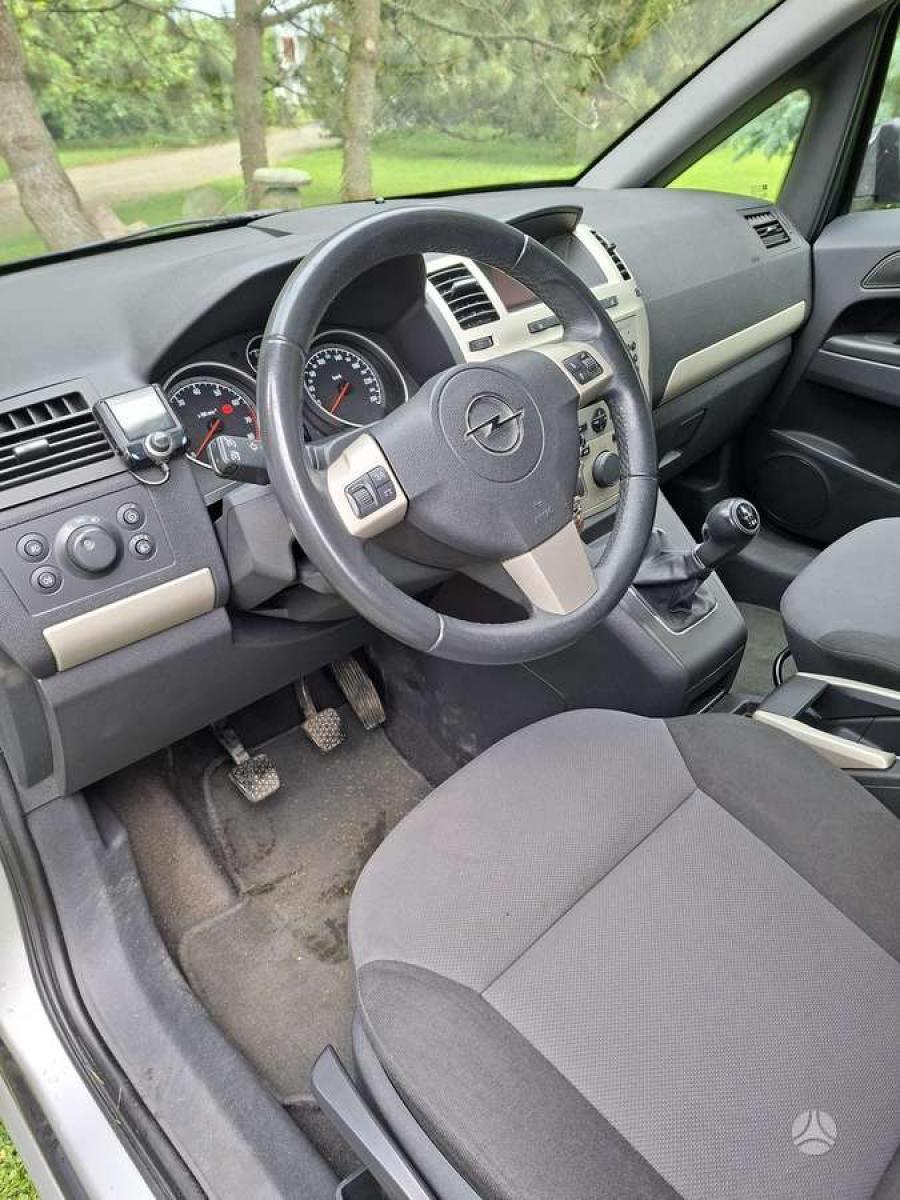 Pelēks Opel Zafira 2009 Kėdainiai, ar dzinēja tilpumu 2.20 L un nobraukumu 138 tūkst. km par 2500 €, foto 9 vietnē AUTOMOTO.COM.LV