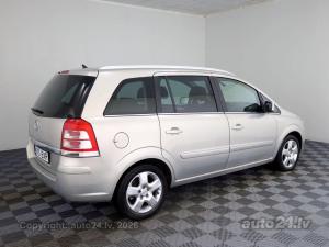 Grey Opel Zafira 2010 in Tallinn, with an engine capacity of 1.90 L and mileage of 256 thousand km for 999 €, photo 3 on AUTOMOTO.COM.LV
