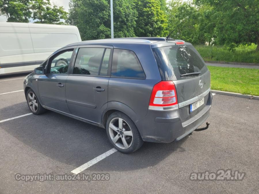 Pelēks Opel Zafira 2010 Narva, ar dzinēja tilpumu 1.70 L un nobraukumu 400 tūkst. km par 1200 €, foto 5 vietnē AUTOMOTO.COM.LV
