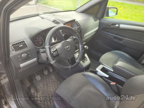 Pelēks Opel Zafira 2010 Narva, ar dzinēja tilpumu 1.70 L un nobraukumu 400 tūkst. km par 1200 €, foto 5 vietnē AUTOMOTO.COM.LV