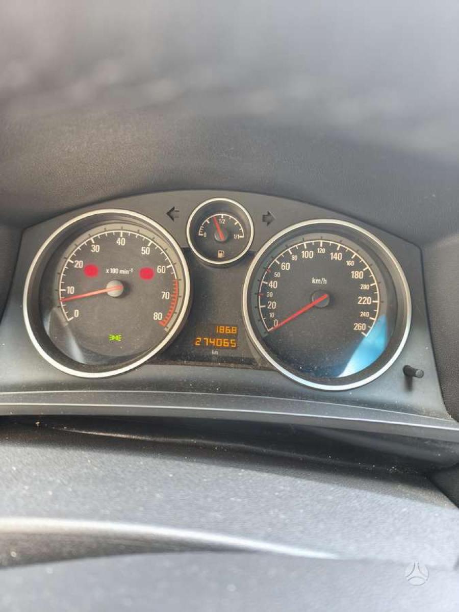Pelēks Opel Zafira 2010 Marijampole, ar dzinēja tilpumu 1.60 L un nobraukumu 275 tūkst. km par 2200 €, foto 11 vietnē AUTOMOTO.COM.LV