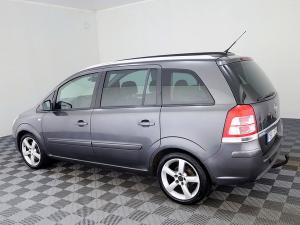Grey Opel Zafira 2010 in Tallinn, with an engine capacity of 1.70 L and mileage of 398 thousand km for 1299 €, photo 5 on AUTOMOTO.COM.LV