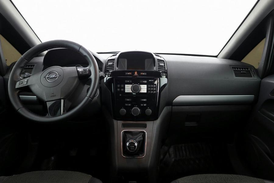Grey Opel Zafira 2010 in Tallinn, with an engine capacity of 1.70 L and mileage of 398 thousand km for 1299 €, photo 6 on AUTOMOTO.COM.LV
