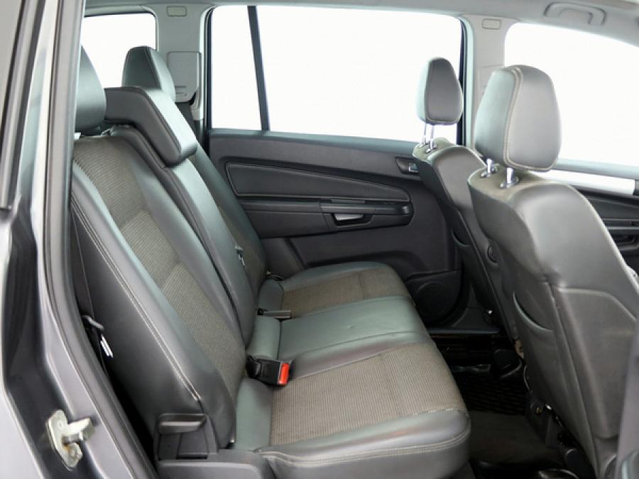 Grey Opel Zafira 2010 in Tallinn, with an engine capacity of 1.70 L and mileage of 398 thousand km for 1299 €, photo 8 on AUTOMOTO.COM.LV