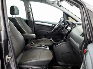 Grey Opel Zafira 2010 in Tallinn, with an engine capacity of 1.70 L and mileage of 398 thousand km for 1299 €, photo 16 on AUTOMOTO.COM.LV