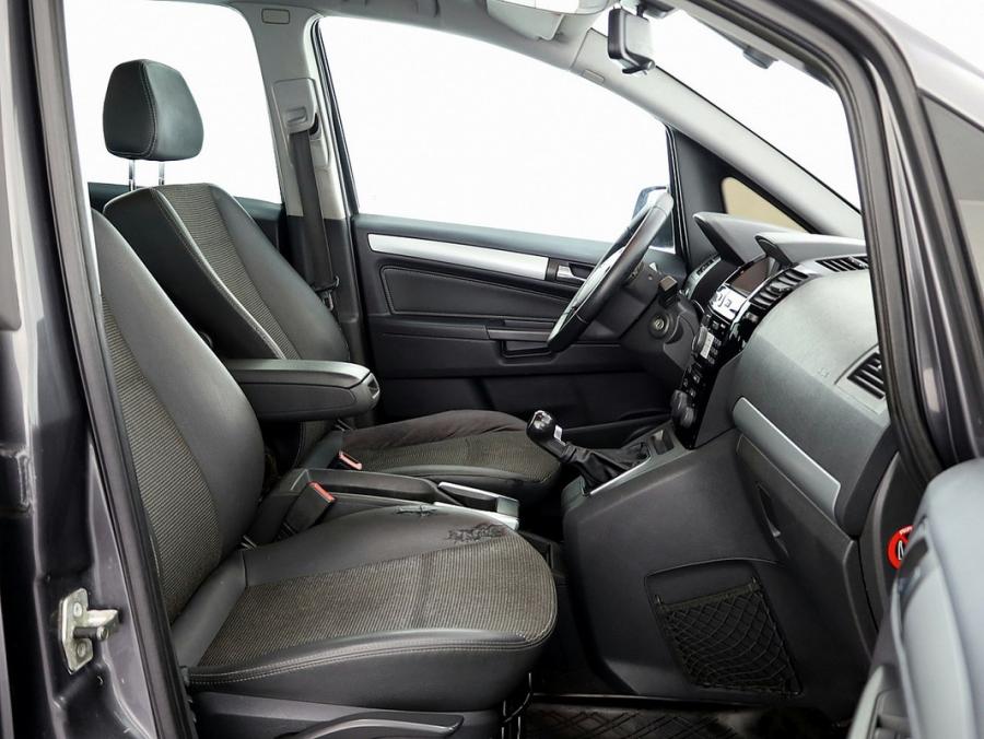 Grey Opel Zafira 2010 in Tallinn, with an engine capacity of 1.70 L and mileage of 398 thousand km for 1299 €, photo 16 on AUTOMOTO.COM.LV