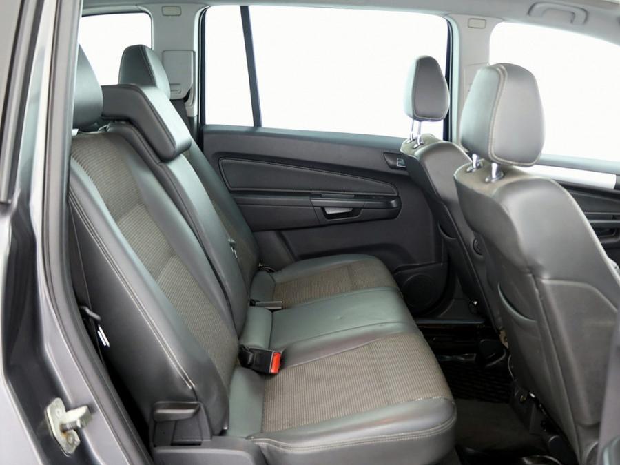 Grey Opel Zafira 2010 in Tallinn, with an engine capacity of 1.70 L and mileage of 398 thousand km for 1299 €, photo 17 on AUTOMOTO.COM.LV