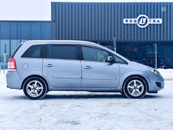 Pelēks Opel Zafira 2011 Šauļi, ar dzinēja tilpumu 1.70 L un nobraukumu 285 tūkst. km par 3150 €, foto 9 vietnē AUTOMOTO.COM.LV