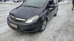 Pelēks Opel Zafira 2011 Marijampole, ar dzinēja tilpumu 1.80 L un nobraukumu 290 tūkst. km par 2150 €, foto 2 vietnē AUTOMOTO.COM.LV