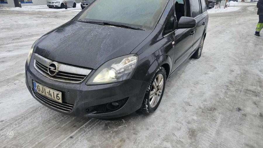 Pelēks Opel Zafira 2011 Marijampole, ar dzinēja tilpumu 1.80 L un nobraukumu 290 tūkst. km par 2150 €, foto 2 vietnē AUTOMOTO.COM.LV