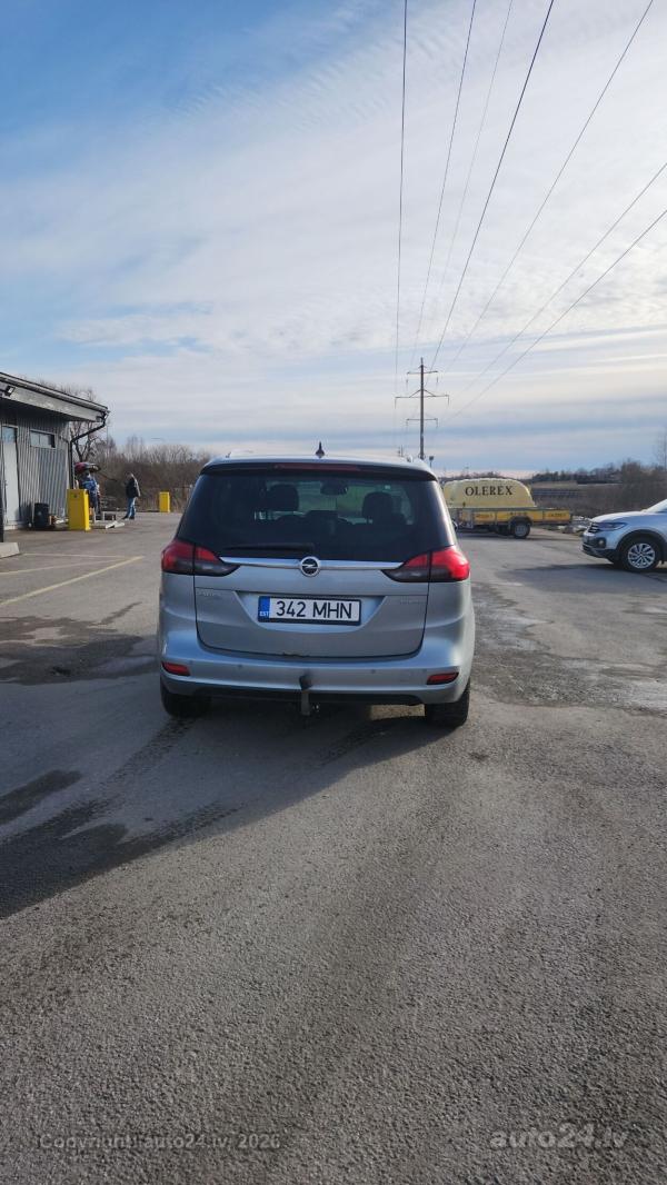 Grey Opel Zafira 2012 in Viljandi, with an engine capacity of 1.40 L and mileage of 211 thousand km for 3950 €, photo 5 on AUTOMOTO.COM.LV
