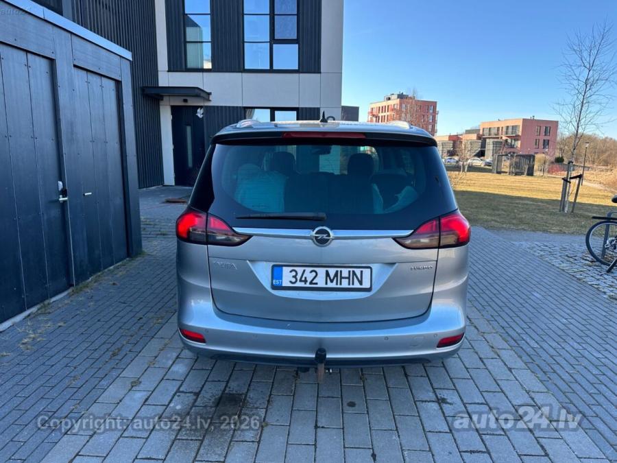 Grey Opel Zafira 2012 in Tartu, with an engine capacity of 1.40 L and mileage of 211 thousand km for 4799 €, photo 8 on AUTOMOTO.COM.LV