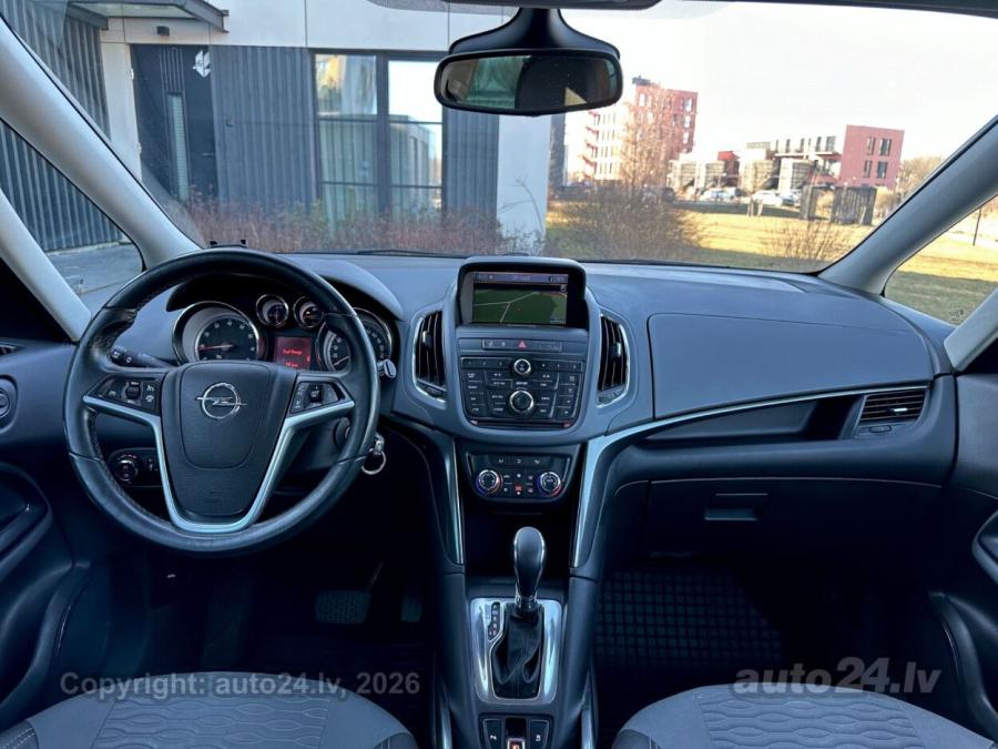 Grey Opel Zafira 2012 in Tartu, with an engine capacity of 1.40 L and mileage of 211 thousand km for 4799 €, photo 11 on AUTOMOTO.COM.LV