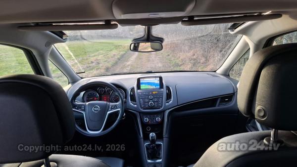 Grey Opel Zafira 2012 in Tallinn, with an engine capacity of 1.60 L and mileage of 219 thousand km for 4500 €, photo 10 on AUTOMOTO.COM.LV