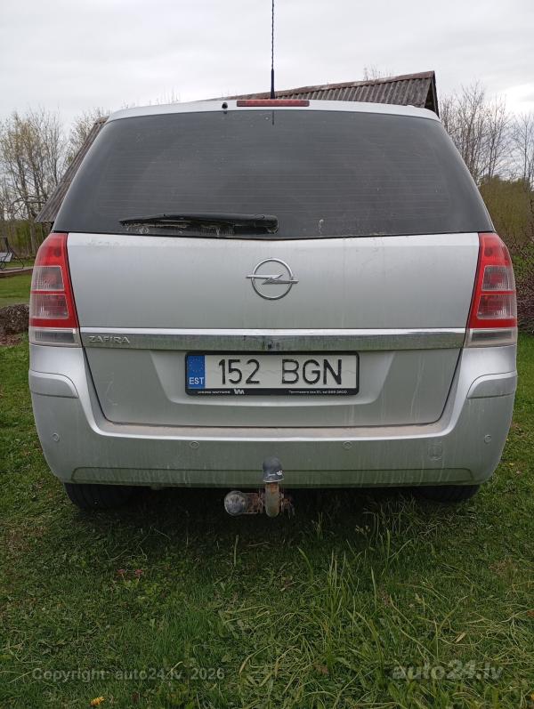 Grey Opel Zafira 2012 in Tallinn, with an engine capacity of 1.80 L and mileage of 201 thousand km for 1950 €, photo 6 on AUTOMOTO.COM.LV