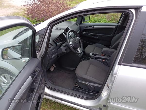 Grey Opel Zafira 2012 in Tallinn, with an engine capacity of 1.80 L and mileage of 201 thousand km for 1950 €, photo 8 on AUTOMOTO.COM.LV