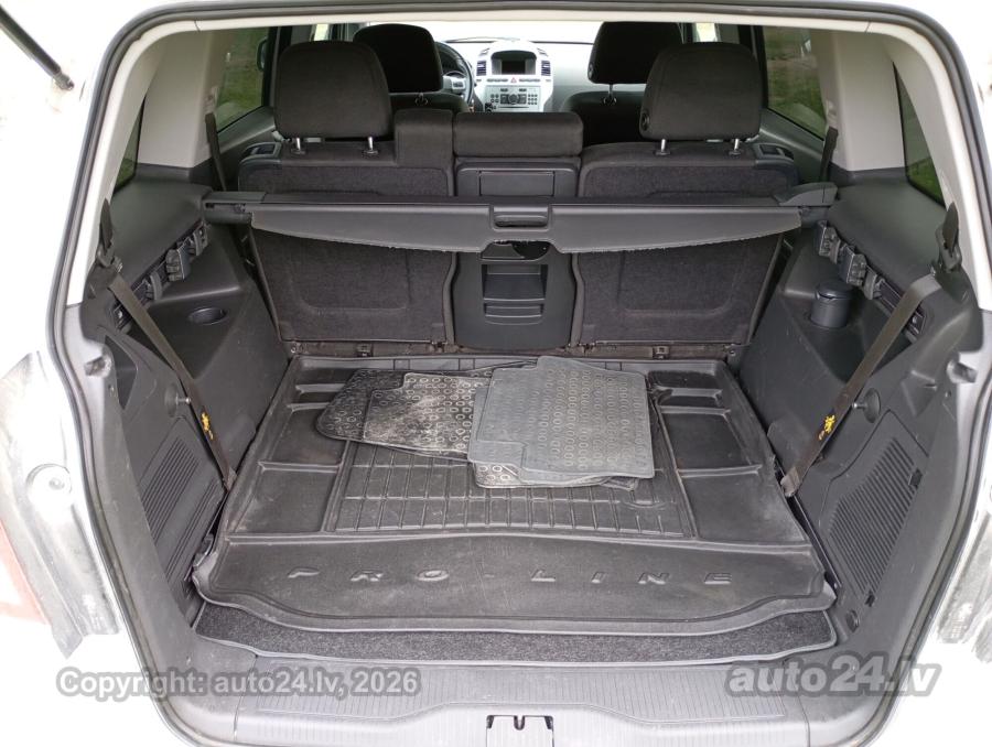 Pelēks Opel Zafira 2012 Tallina, ar dzinēja tilpumu 1.80 L un nobraukumu 201 tūkst. km par 1950 €, foto 13 vietnē AUTOMOTO.COM.LV