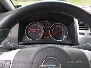 Pelēks Opel Zafira 2012 Tallina, ar dzinēja tilpumu 1.80 L un nobraukumu 201 tūkst. km par 1950 €, foto 14 vietnē AUTOMOTO.COM.LV