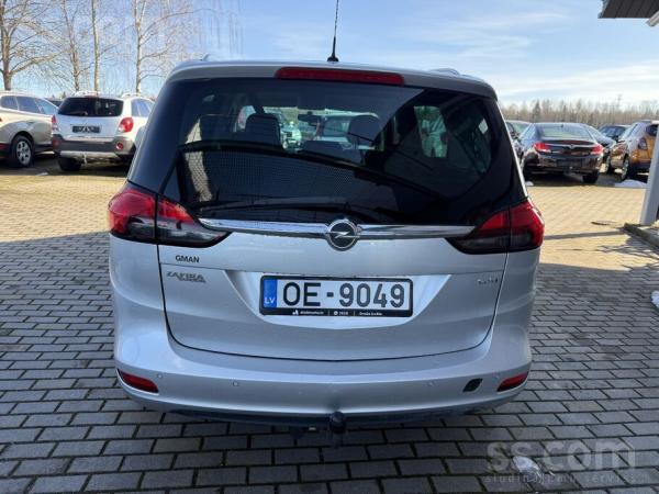 Grey Opel Zafira 2012 in Talsi, with an engine capacity of 2.00 L and mileage of 246 thousand km for 5970 €, photo 3 on AUTOMOTO.COM.LV