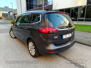 Grey Opel Zafira 2013 in Tartu, with an engine capacity of 1.40 L and mileage of 247 thousand km for 5499 €, photo 5 on AUTOMOTO.COM.LV